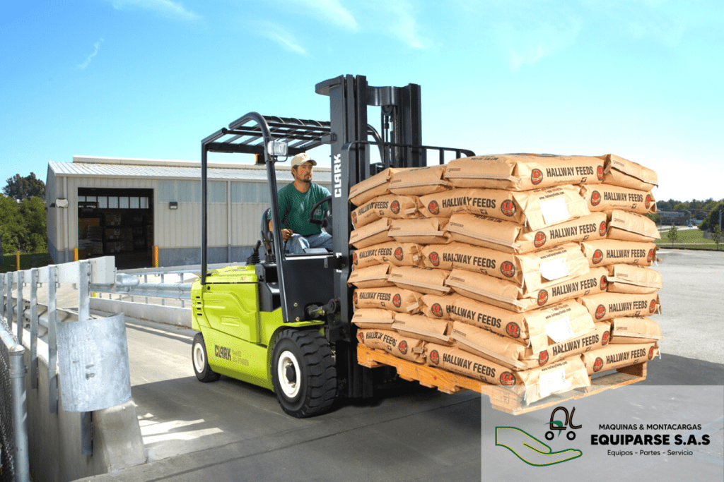 Clark – Maquinas y Montacargas Equiparse