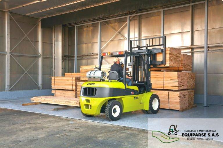 Clark – Maquinas y Montacargas Equiparse